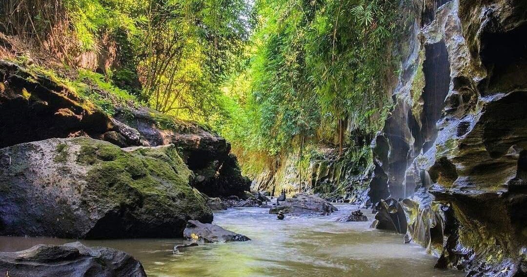 Hidden Canyon, Beji Guwang, tempat unik indah dan privat - TRIPROFIK.COM