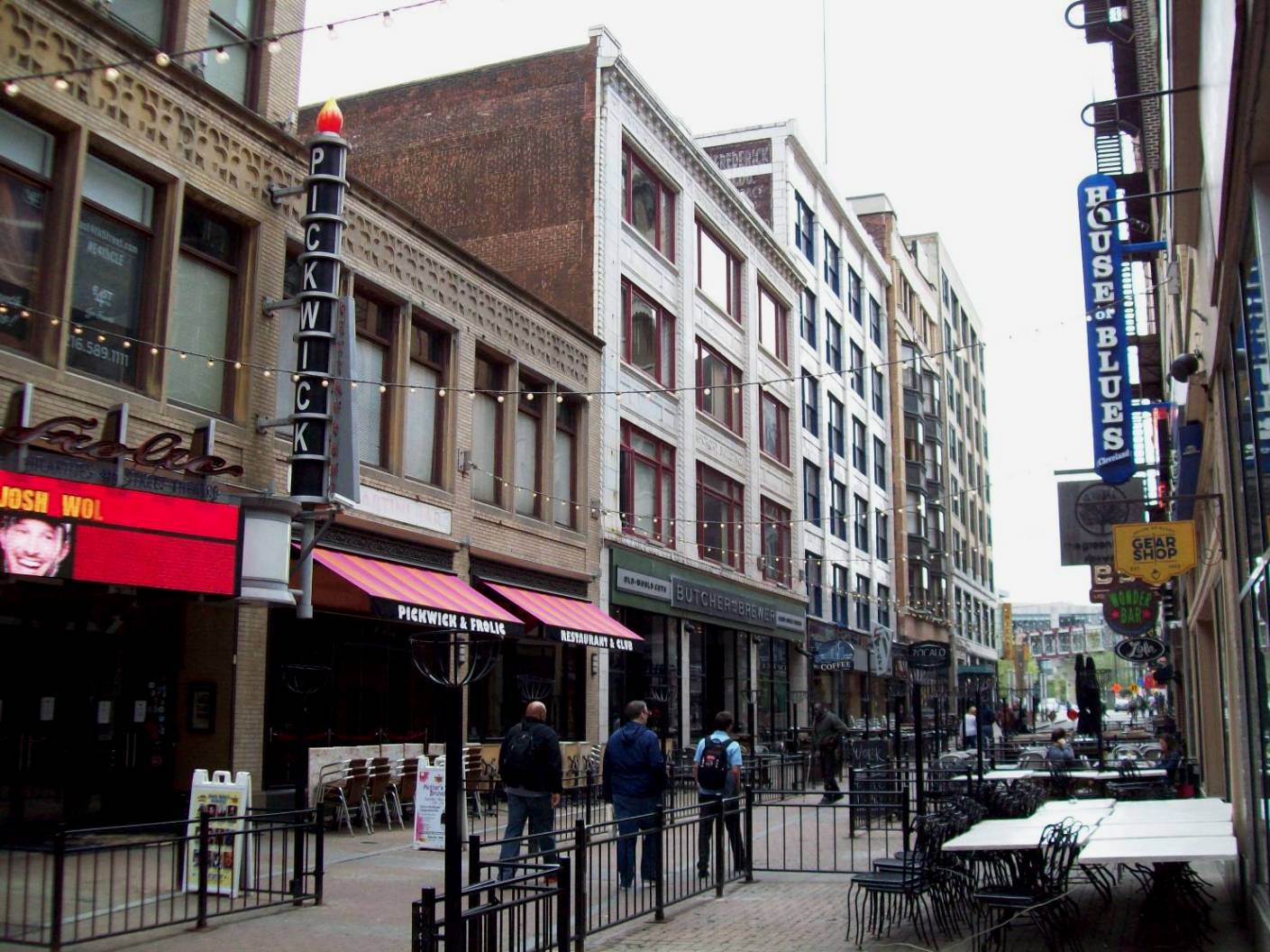 Frank's Place: 4th Street