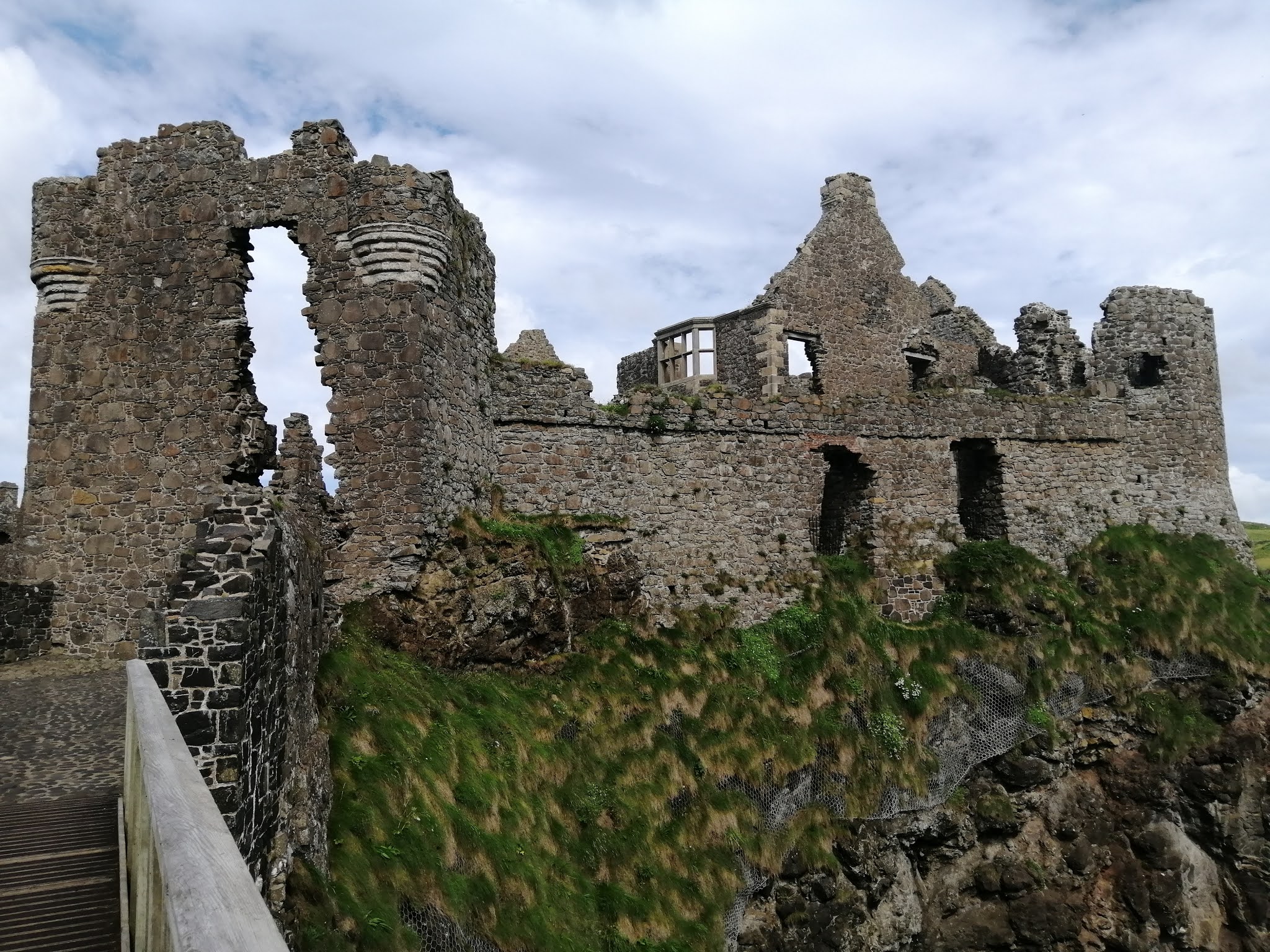 Sam's Ramblings : Dunluce Castle - Romanticism, Legend, History and ...