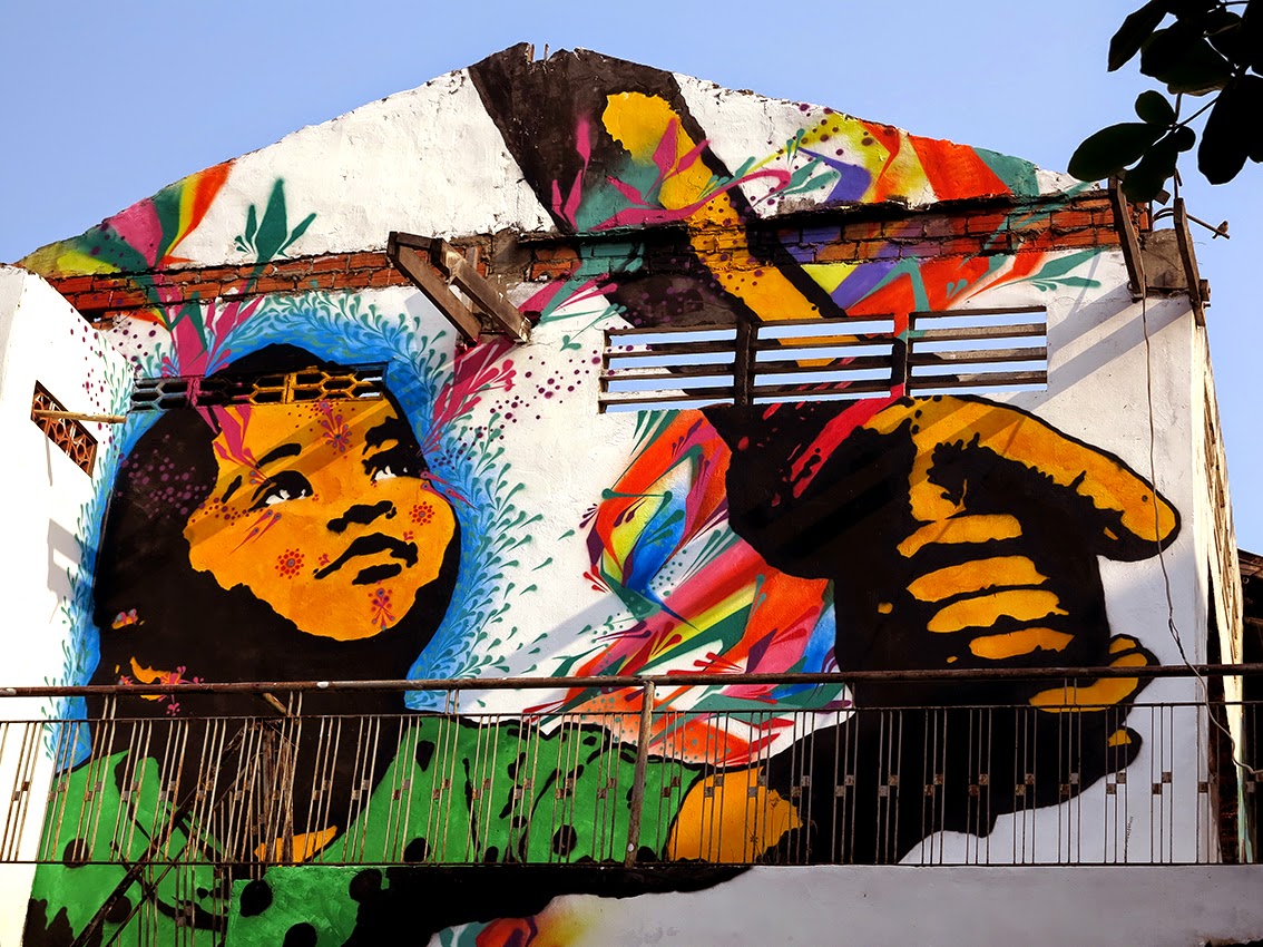 Stinkfish paints a new piece in Phnom Penh, Cambodia – StreetArtNews