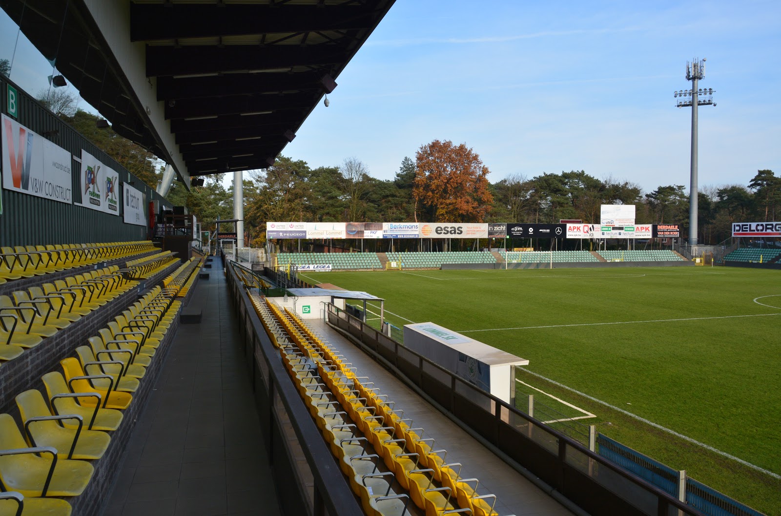 Extreme Football Tourism: BELGIUM: KFC Lommel SK (1932-2003) / KVSK ...