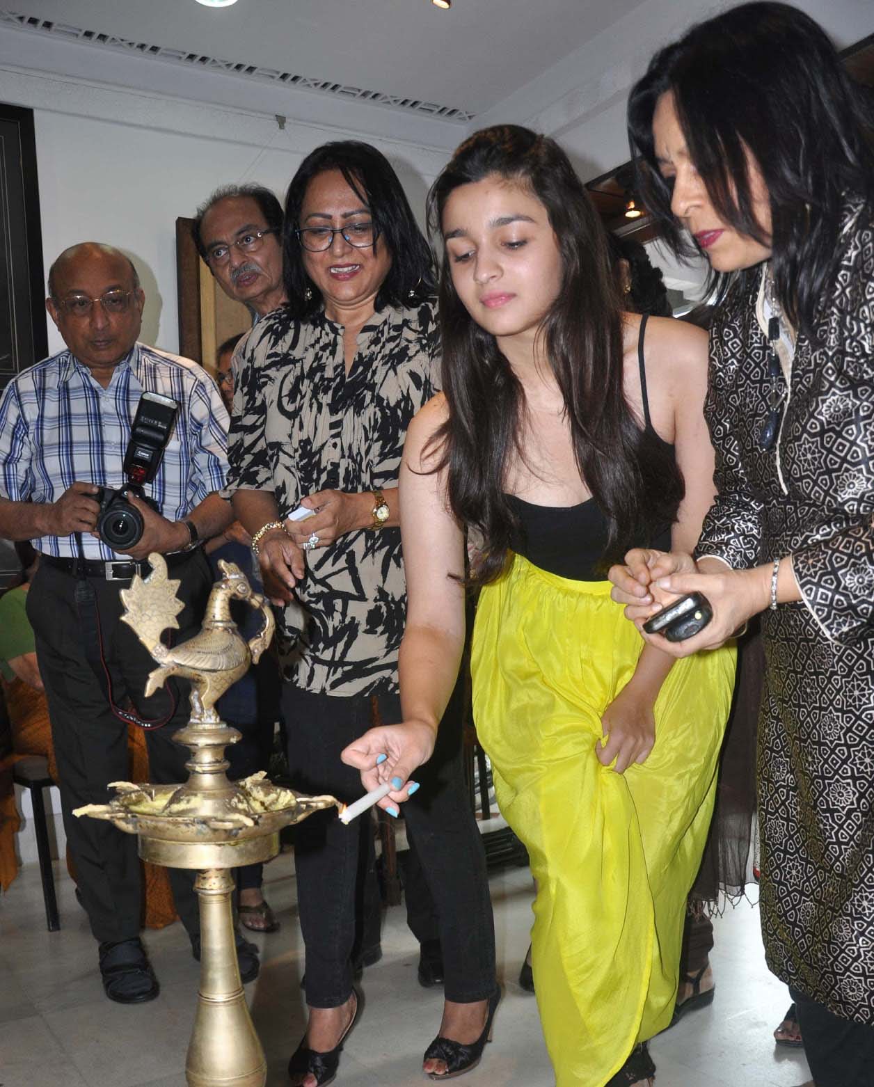 Alia Bhatt Hot Photos At Splashh Art Exhibition Inauguration Event