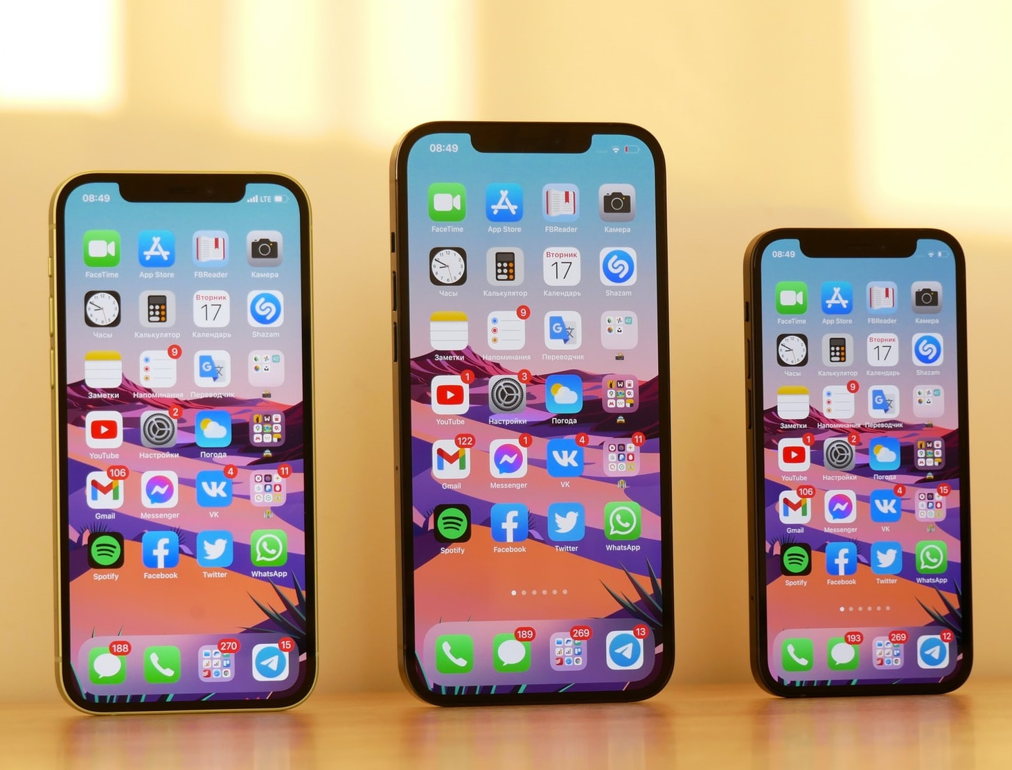 Daftar iPhone yang Menggunakan Layar OLED dan LCD | PUKEVA Daftar iPhone yang Menggunakan Layar OLED dan LCD | PUKEVA