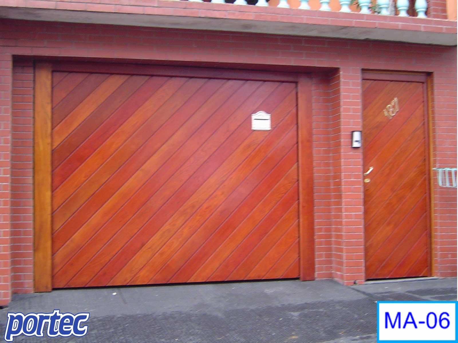 PORTÕES PORTEC: Portões de Madeira