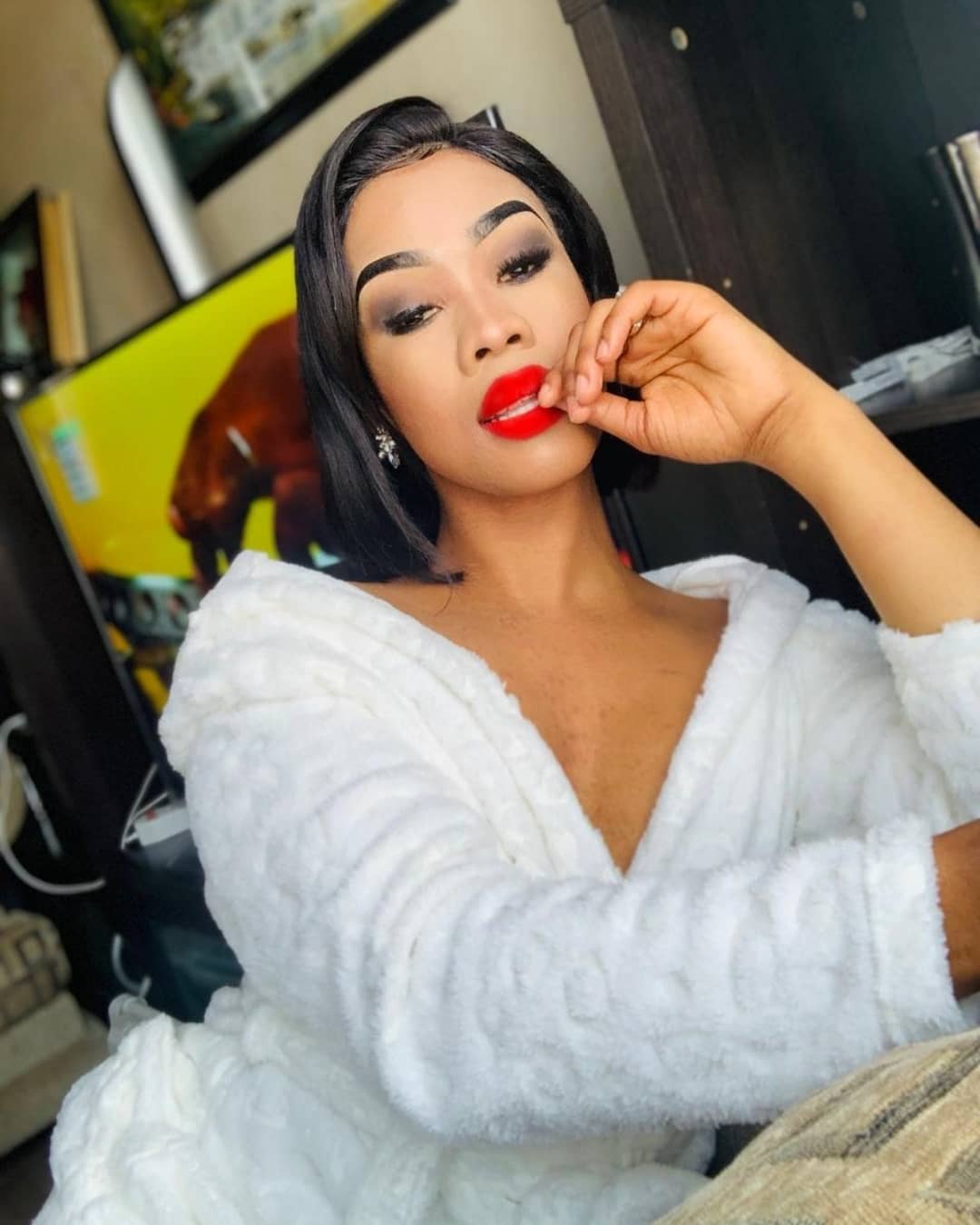 Pictures of Andile Peter rocking makeup