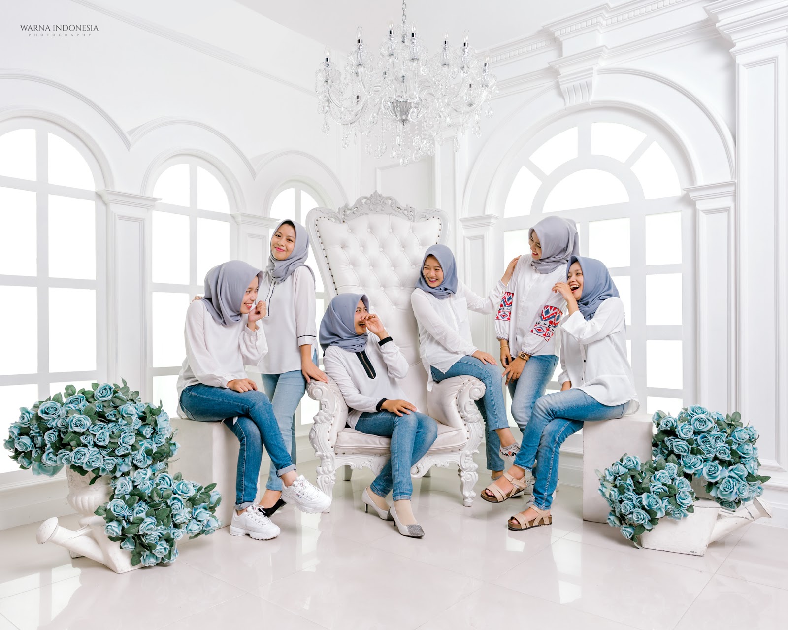 Inspirasi Foto Studio Group Bersama Sahabat - Sahabatmu