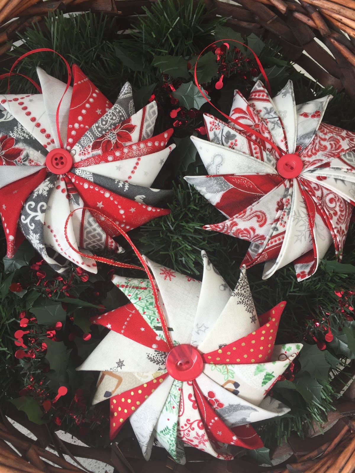 A Kiwi Stitching : Prairie Point Star Ornaments