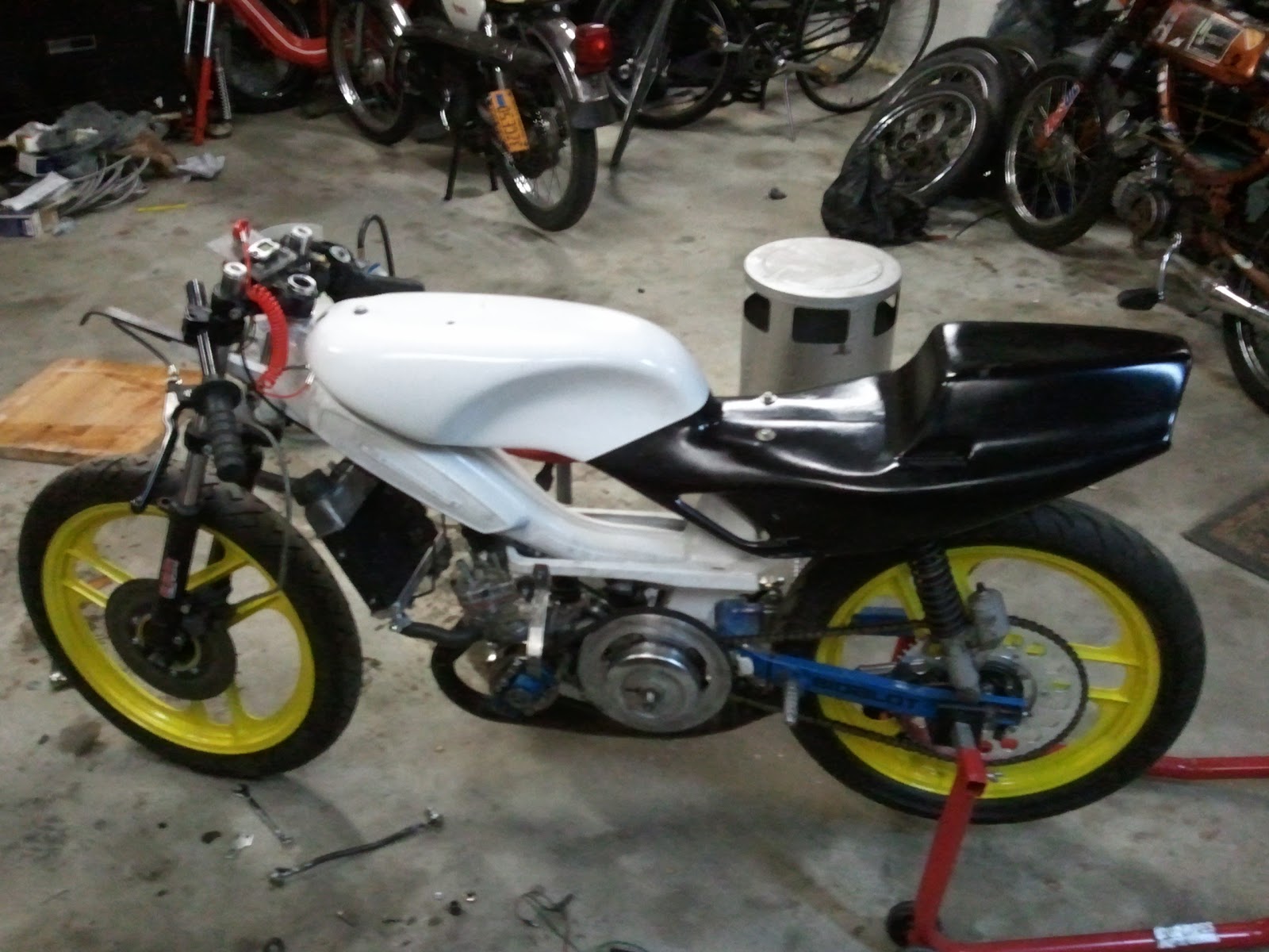 MBK Gr1 Class Build - Winter to Summer — Moped Army