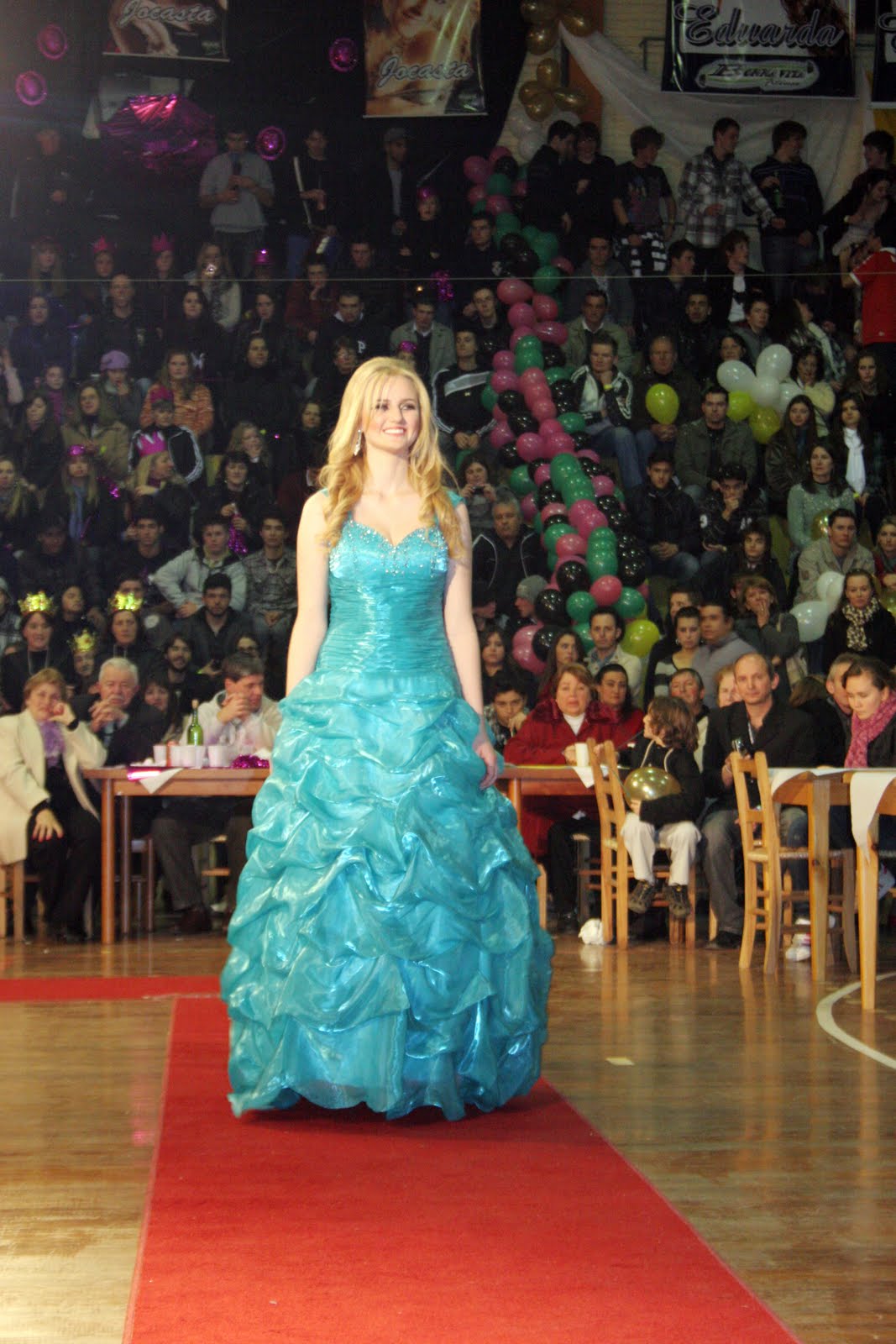 Blog do Jornal Ponto Inicial: Sheila Amanda Nicoletti é a Rainha de ...