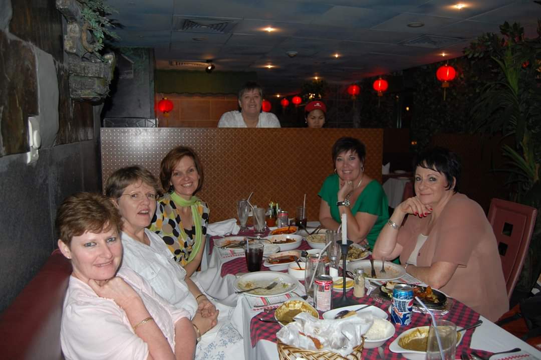 uitentuis: Kosbare groep vroue