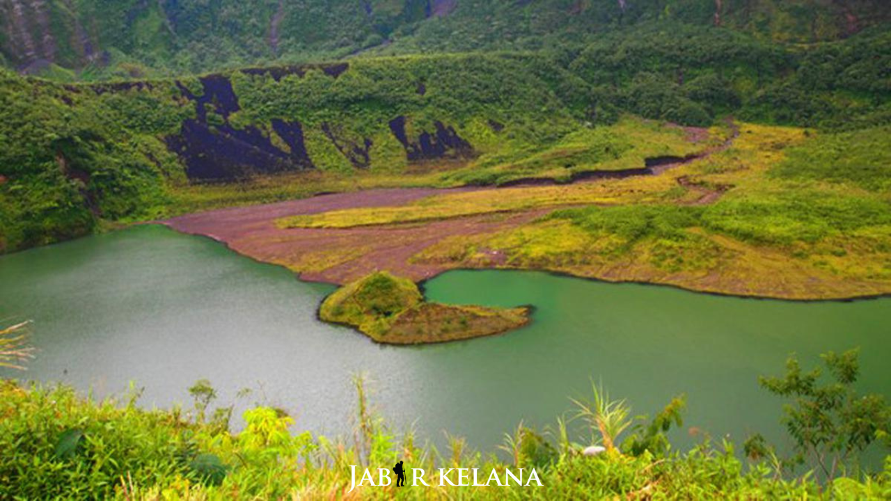 Pendakian Puncak Dinding Ari, Gunung Galunggung: Petualangan Menantang - Jabarkelana