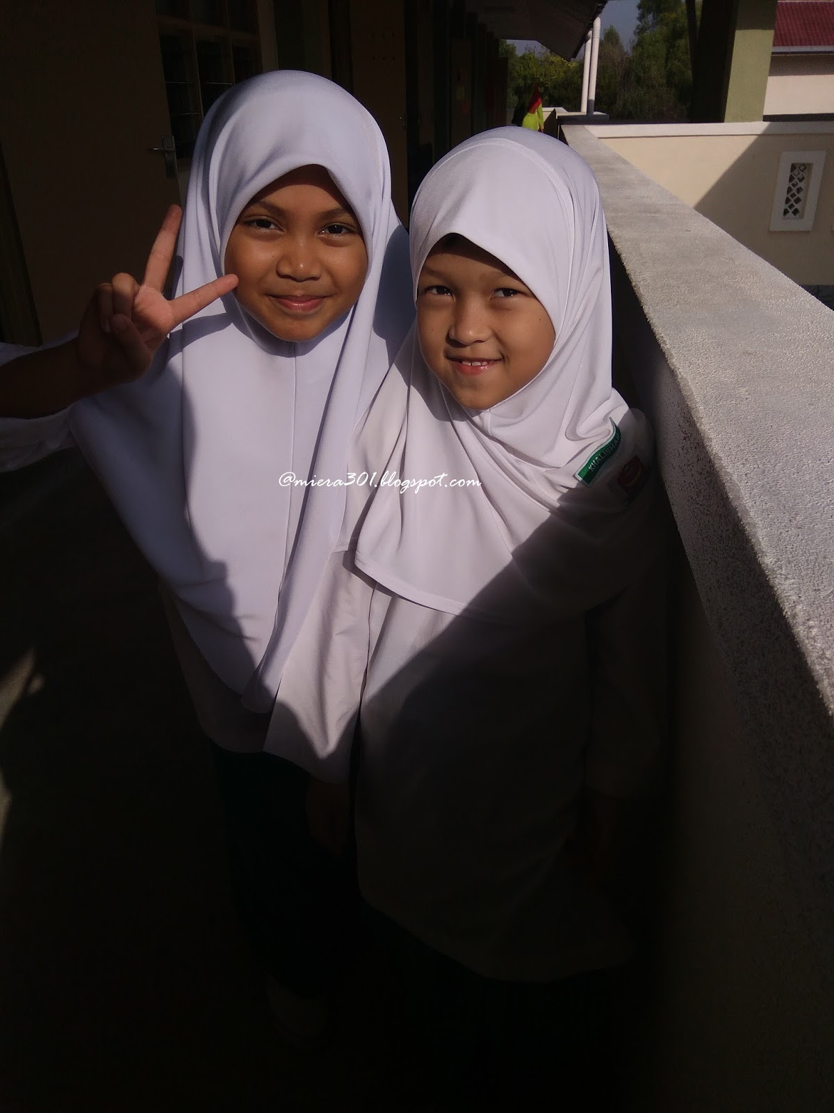 Moon punyer blog: Hari ambil report card