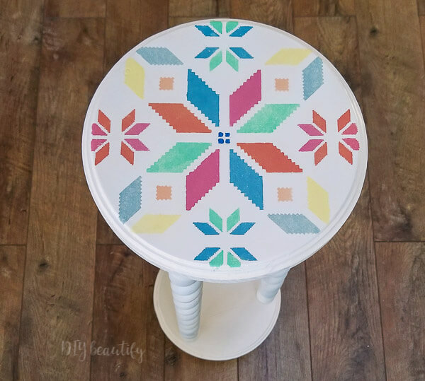 DIY Round Side Table with Antique Legs and Vintage Quilt Stencil - DIY ...
