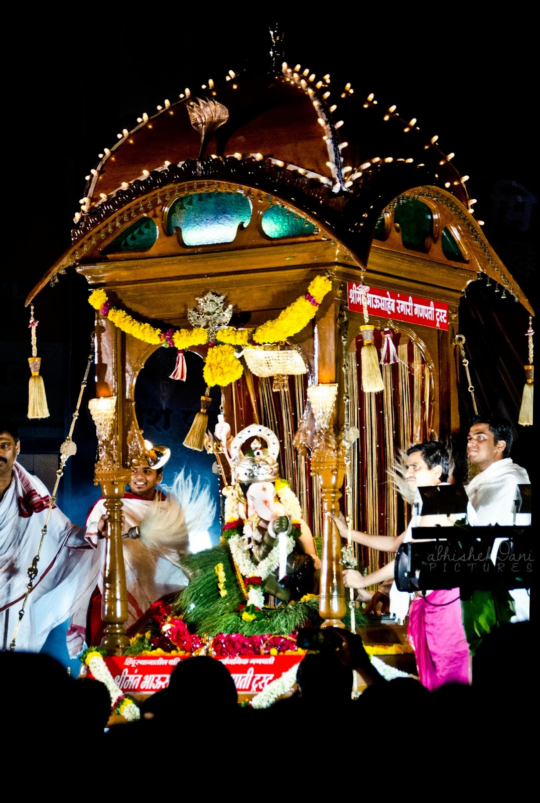 The Fountain Pen: Ganeshotsav, Pune (Part I: The Almighty)