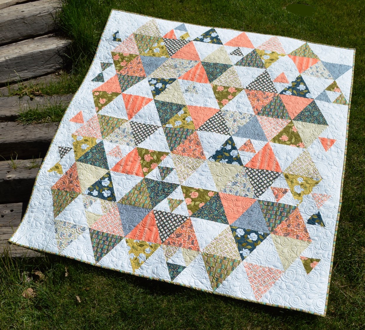 Happy Quilting: Goldenrod Pyramids Pattern