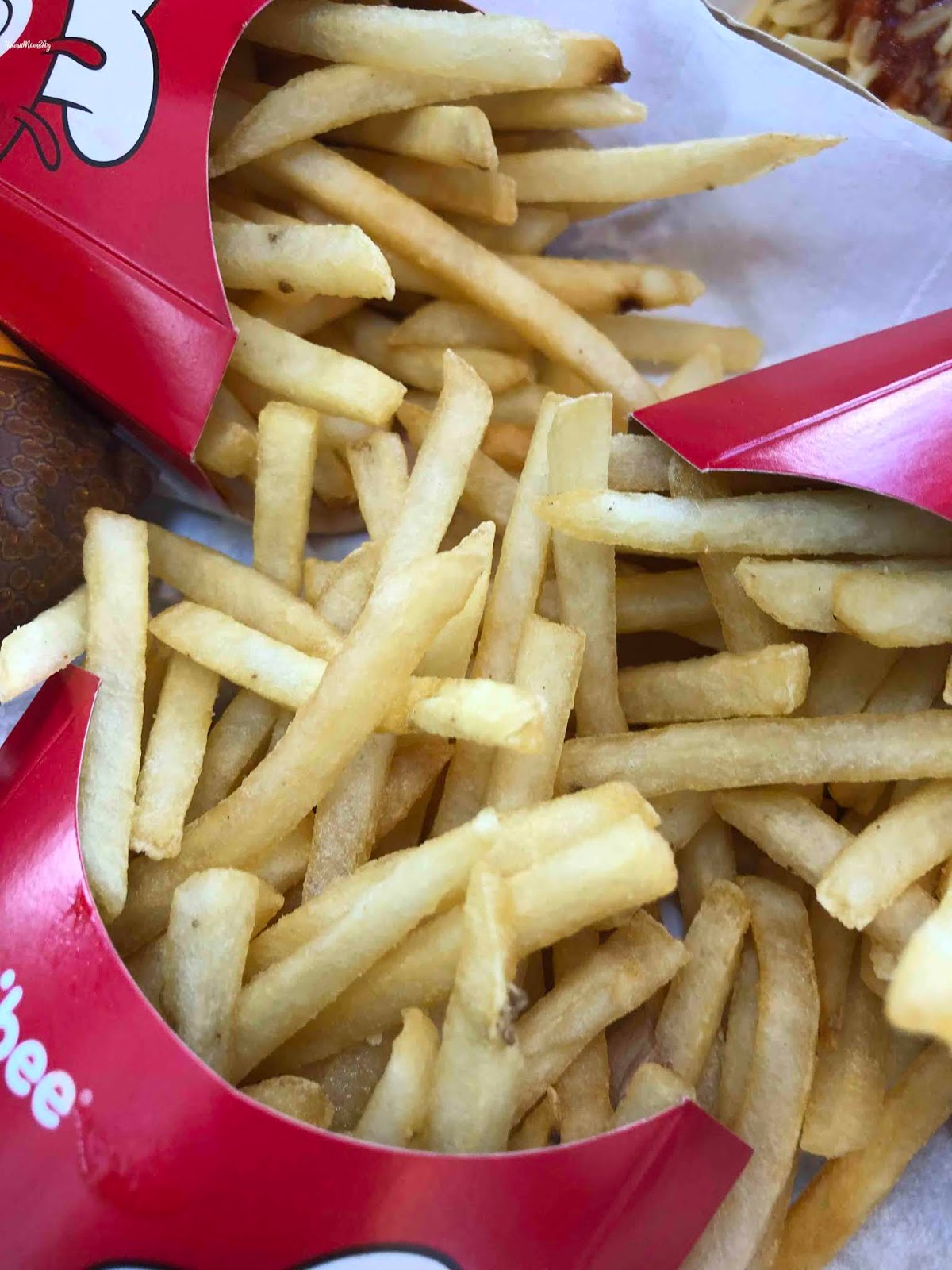 Hawaii Mom Blog: Jollibee's Chicken Sandwich