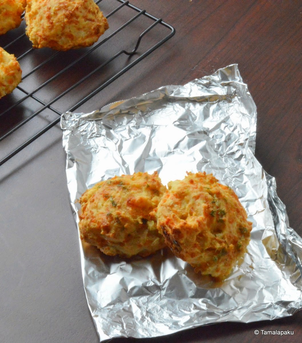 Cheesy Garlic Biscuits ~ Tamalapaku
