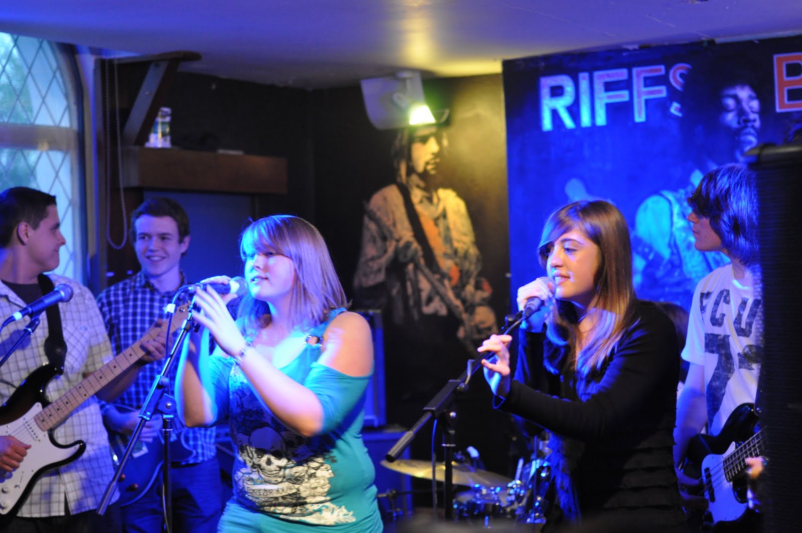 Stacked Actors: BTEC Students pack out local Riffs Bar