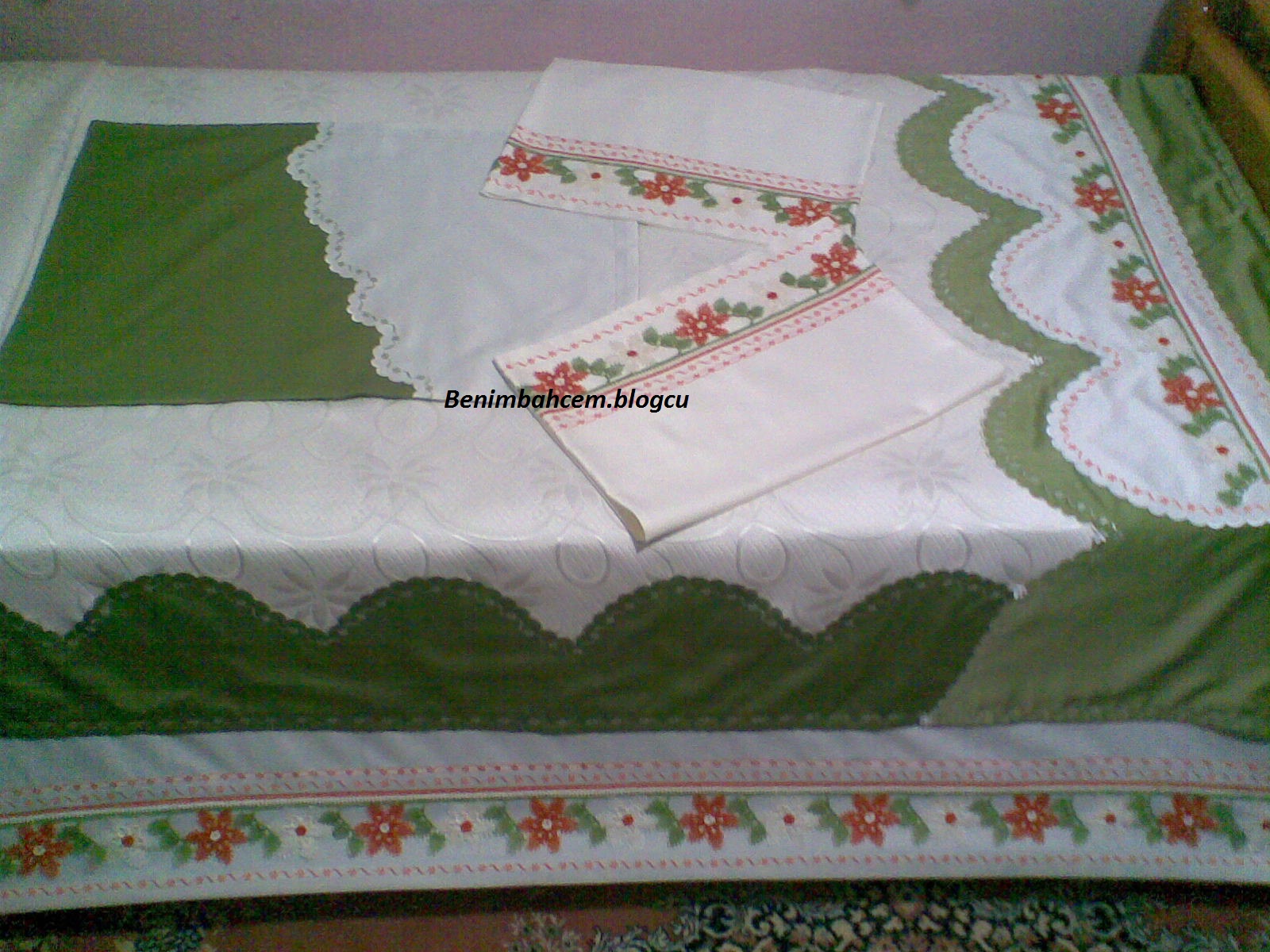 Hayal Piko : İğne Oyası Pike Takımı