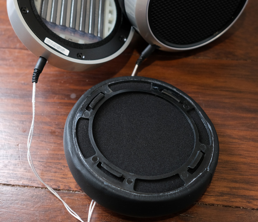 Sandal Audio: HIFIMAN HE-400SEヘッドホンの試聴レビュー