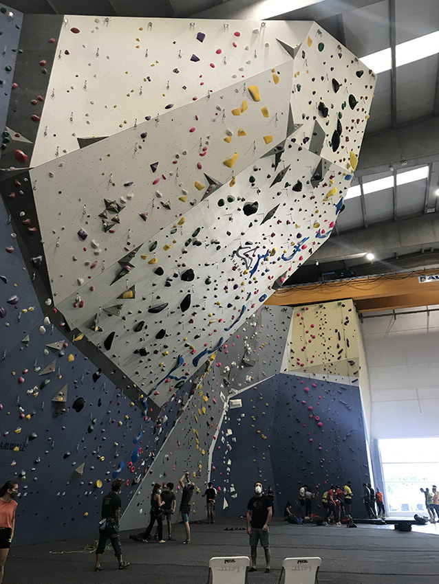 Visita al local de moda Sharma Climbing Gavà. | Skalatopi
