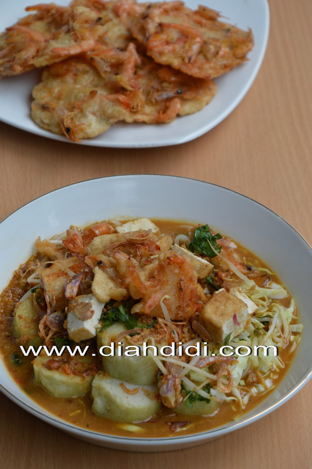 Diah Didi's Kitchen: Lontong Tahu Gimbal Udang