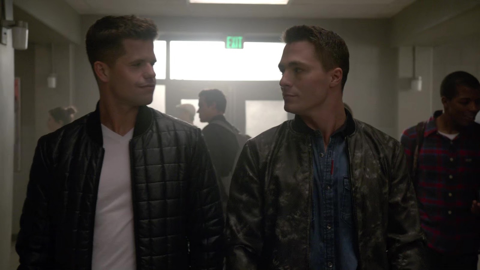 ausCAPS: Charlie Carver and Colton Haynes in Teen Wolf 6-17 "Werewolves ...