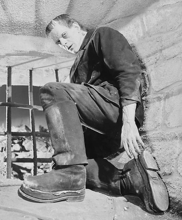 40 Vintage Photos of Boris Karloff as the Monster in “Frankenstein ...