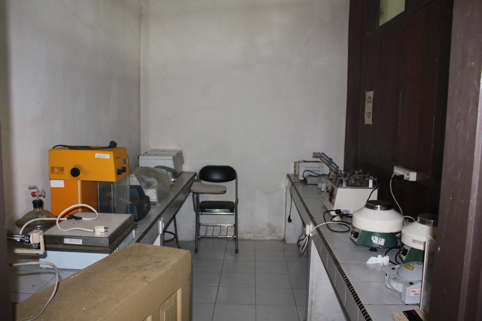 Tumbuhan Obat dan Sains: Kegiatan di Laboratorium Kimia UNP