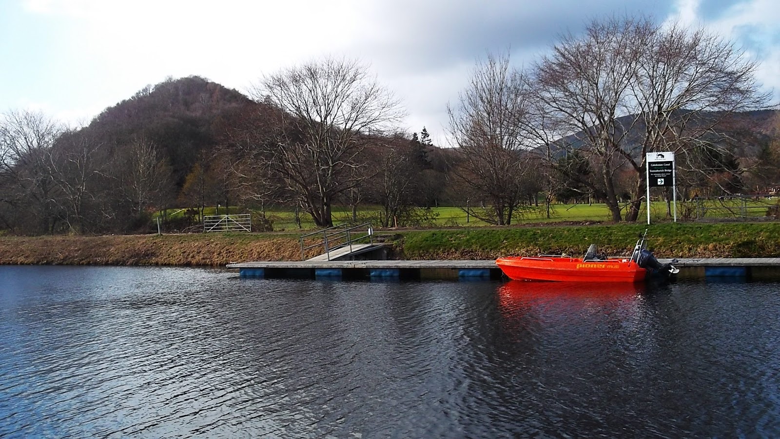 Walk Cycle Caledonian Canal: Tomnahurich Bridge to Dochgarroch Lock