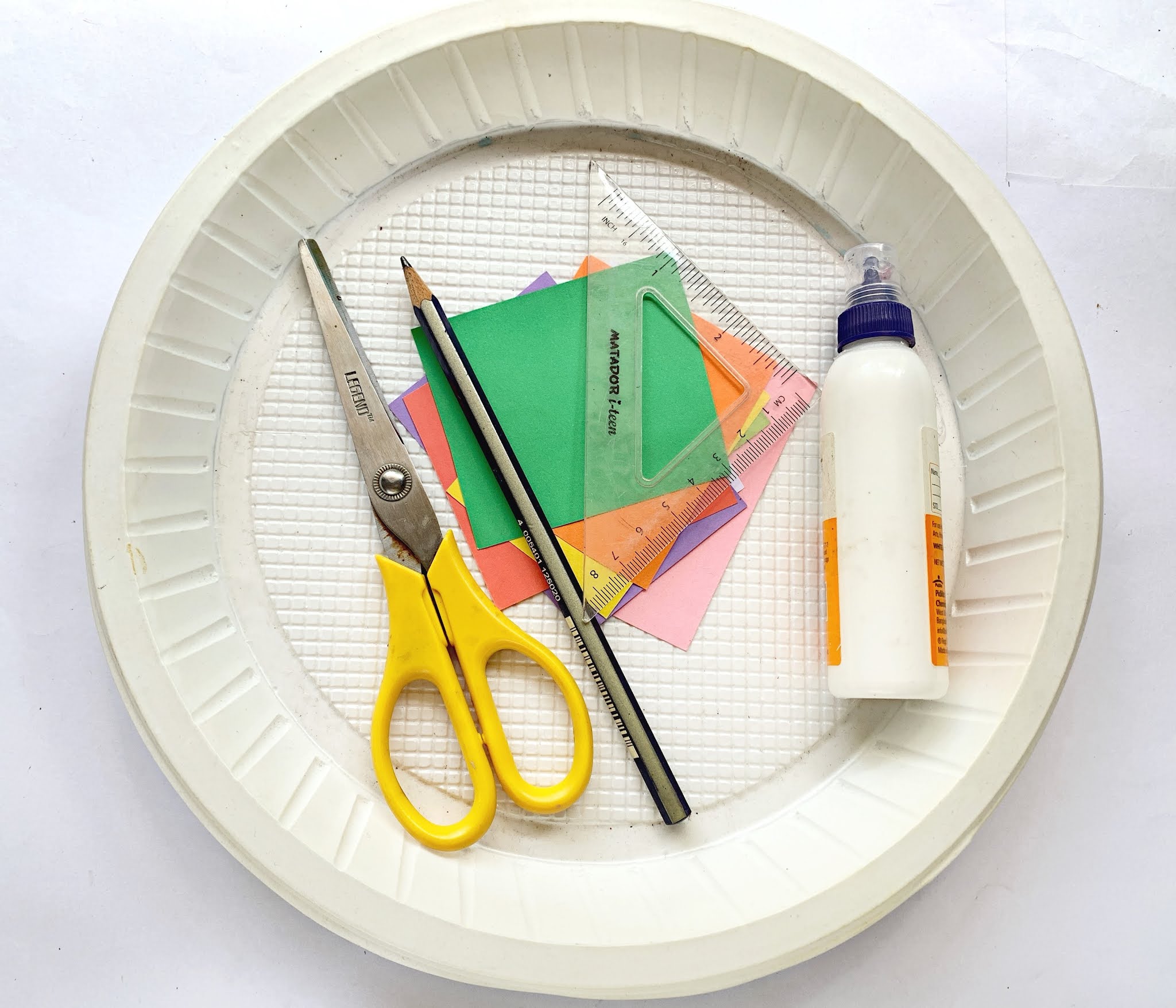 How to Make Alien Spaceship Paper Plate Craft Kids Will LOVE to Make!