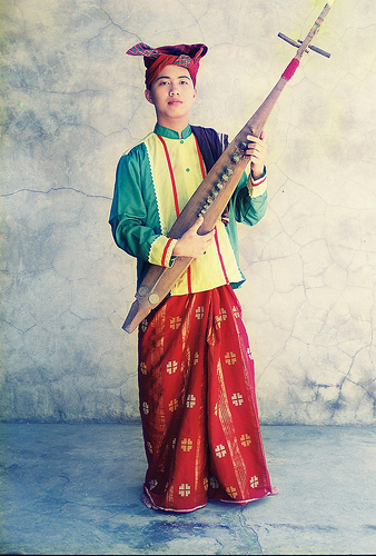 INSTRUMUNDO Instrumentos Musicales: Kudyapi, Kutyapi, Kutiapi, Kotyapi ...