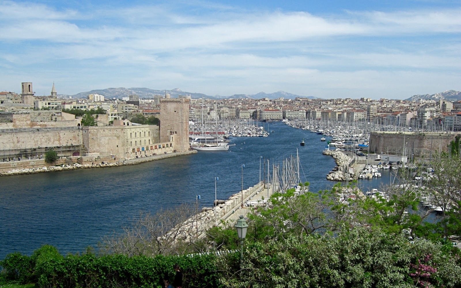 Urban Research: Skyline photos of Marseille, France