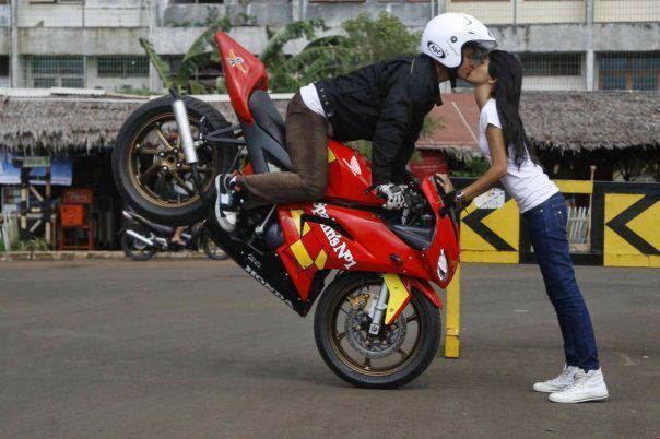 Ray Superbike: REVIEW Kawasaki 150 RR : The Legendary KIPS