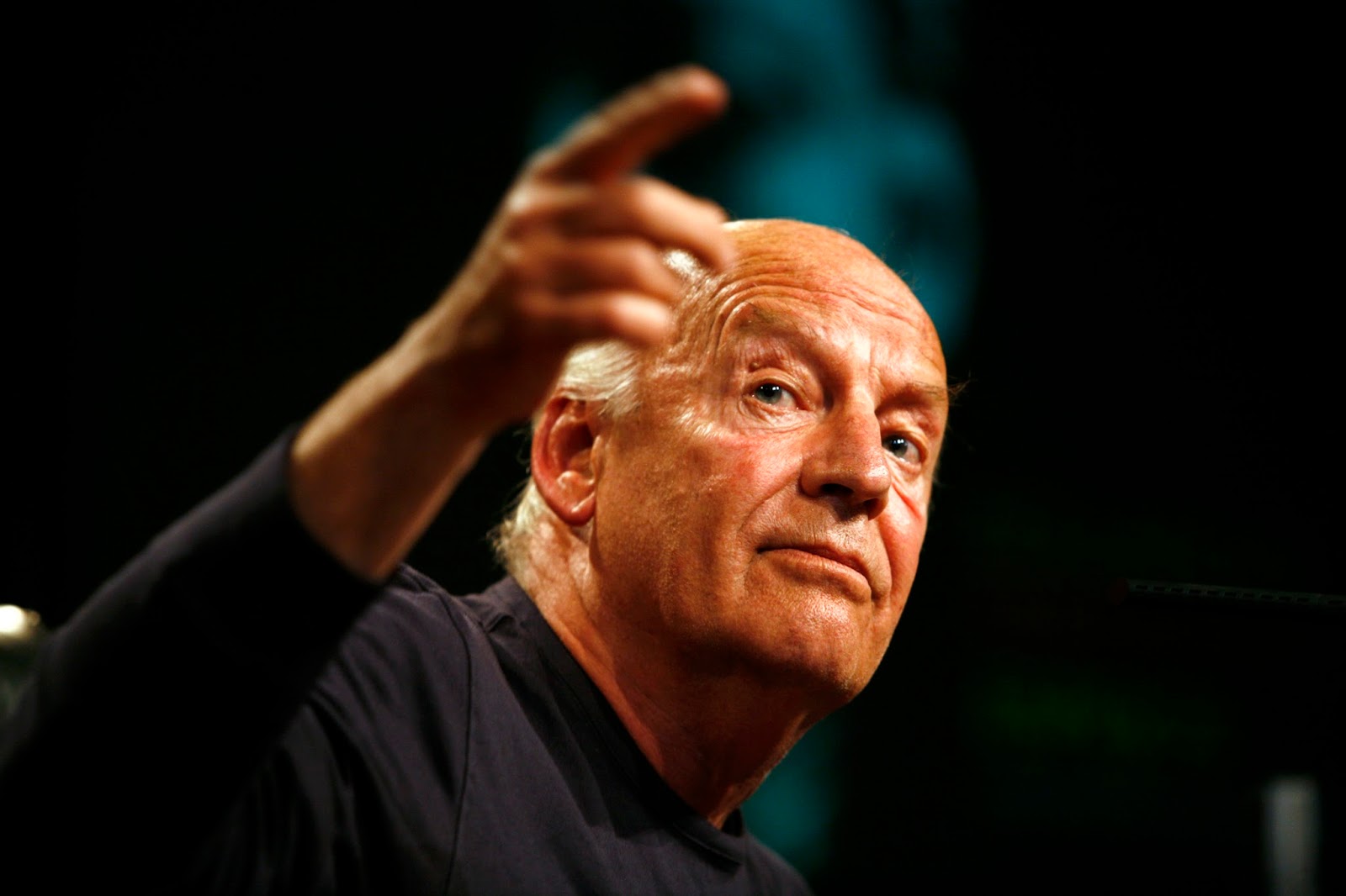 Araucaria: ANNIVERSAIRE DE LA MORT DE L'ÉCRIVAIN EDUARDO GALEANO