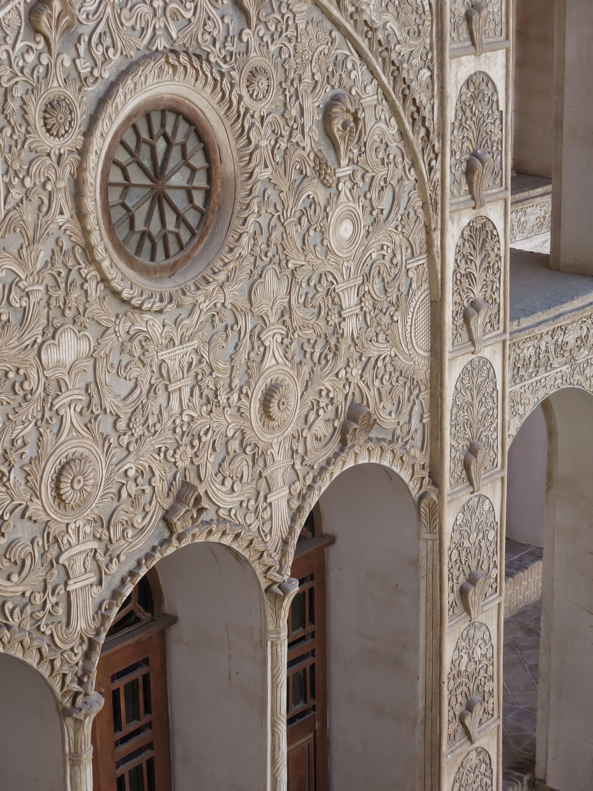 Persiana-Travels in Iran: An Afternoon in Kashan and a Night in Isfahan