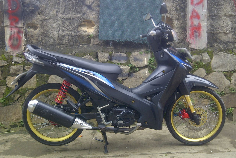 6 modifikasi motor Honda Revo yang tampak elegan