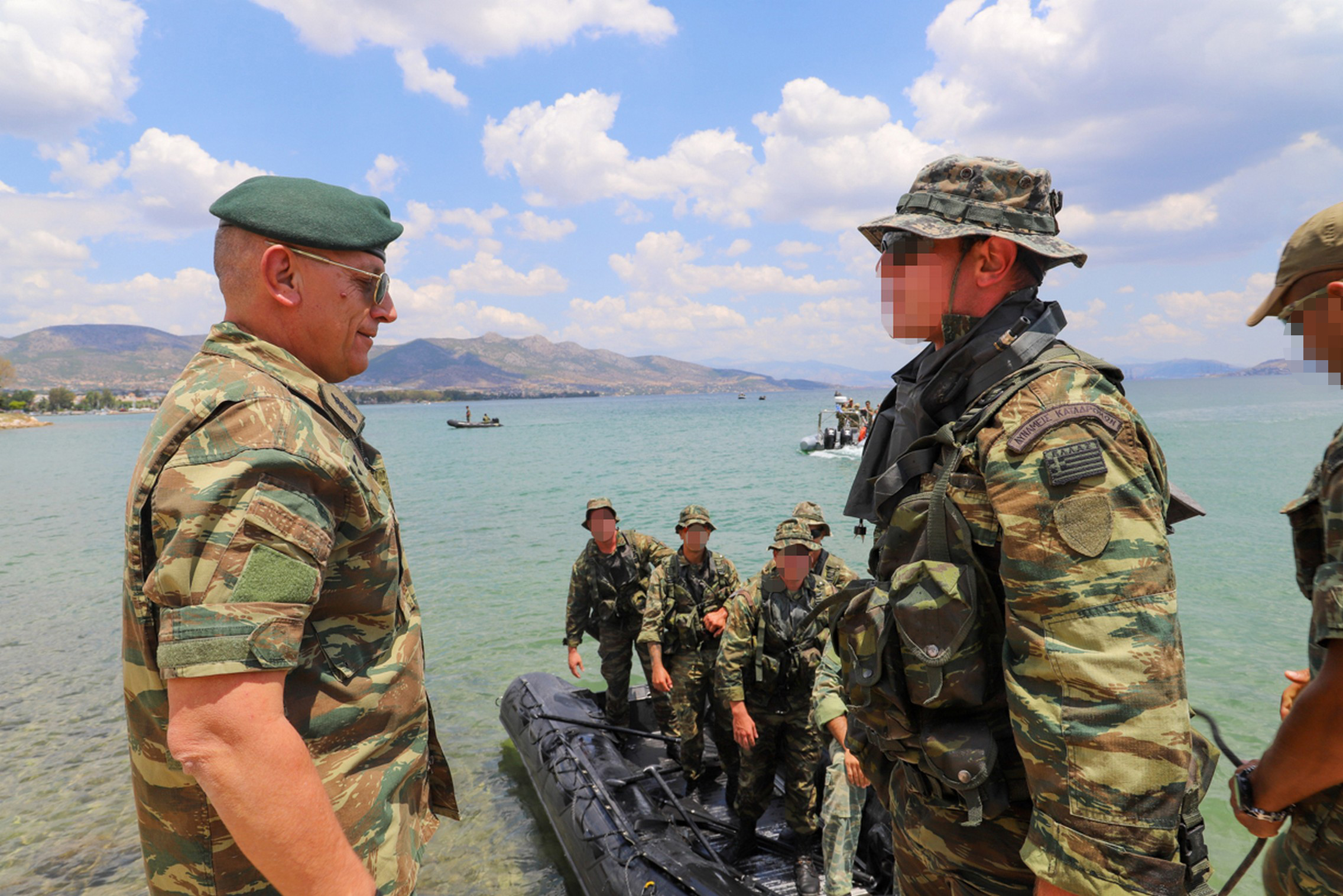 Ο Αρχηγός ΓΕΕΘΑ βράβευσε την ΕΛΙΤ των ειδικών δυνάμεων (ΦΩΤΟ)