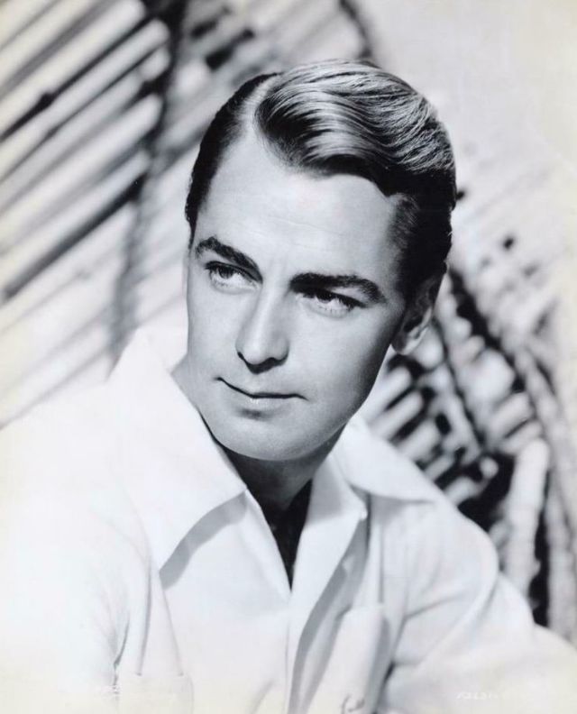 35 Handsome Portrait Photos of Alan Ladd in the 1940s ~ Vintage Everyday