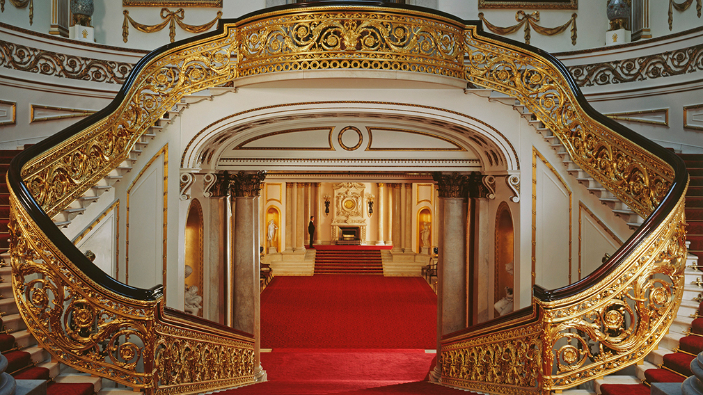 Buckingham Palace’s Grand Entrance and Staircase: A Regal Welcome to ...