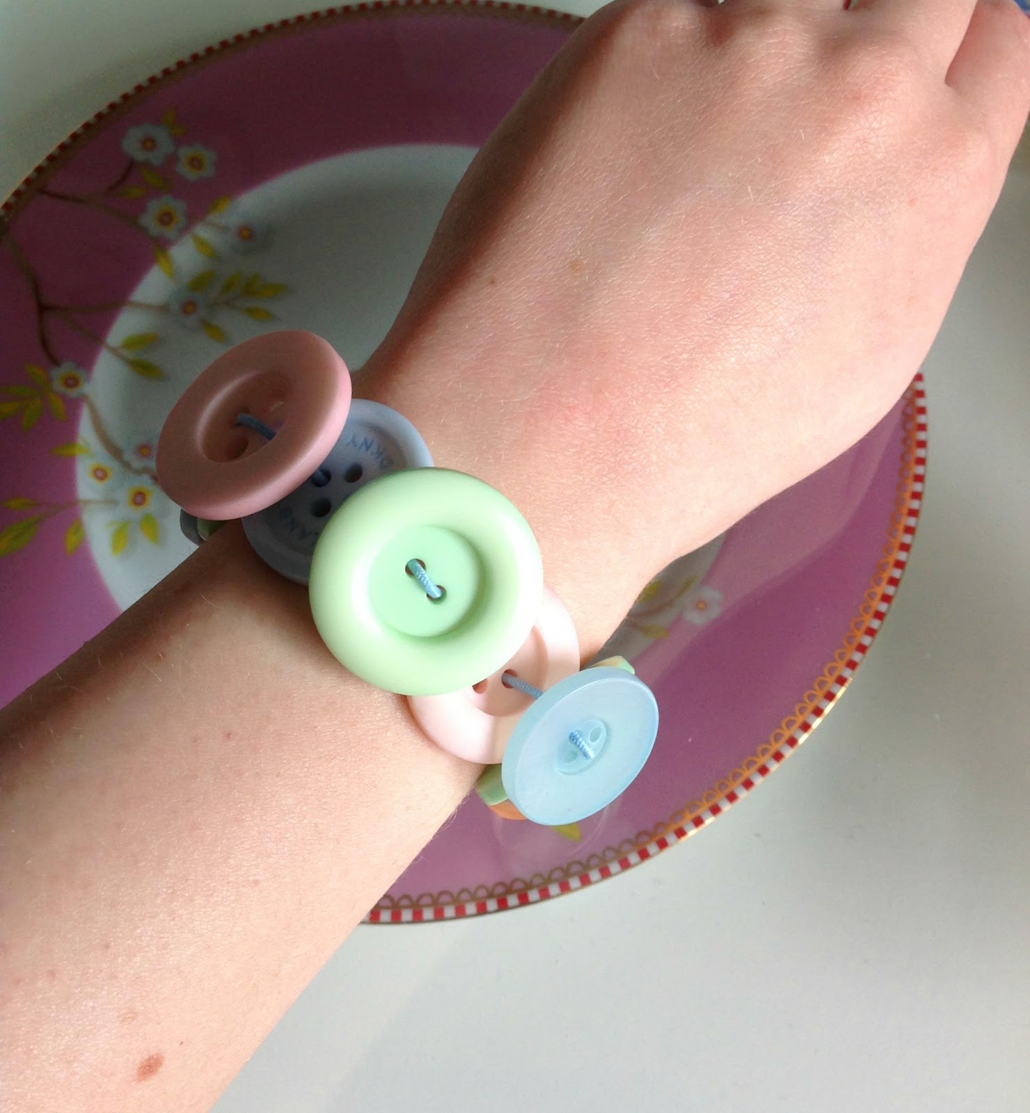 Miss Beatrix: Make a Button Bracelet