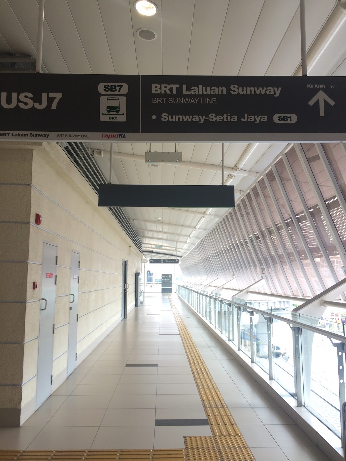 Kuala Lumpur Walk Pics : Kuala Lumpur: LRT USJ 7 Station