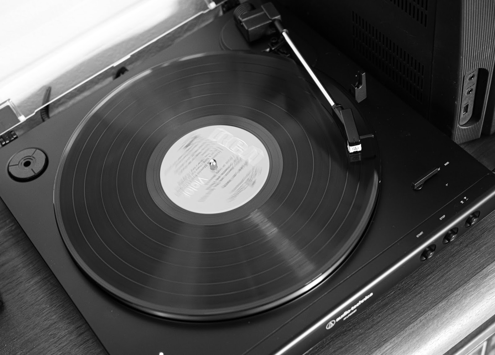 STEVE FOON IMAGES: Disc goes round and round...