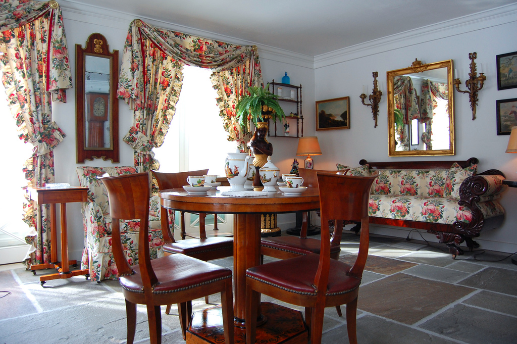 Pleasant Living: TEN CHIMNEYS