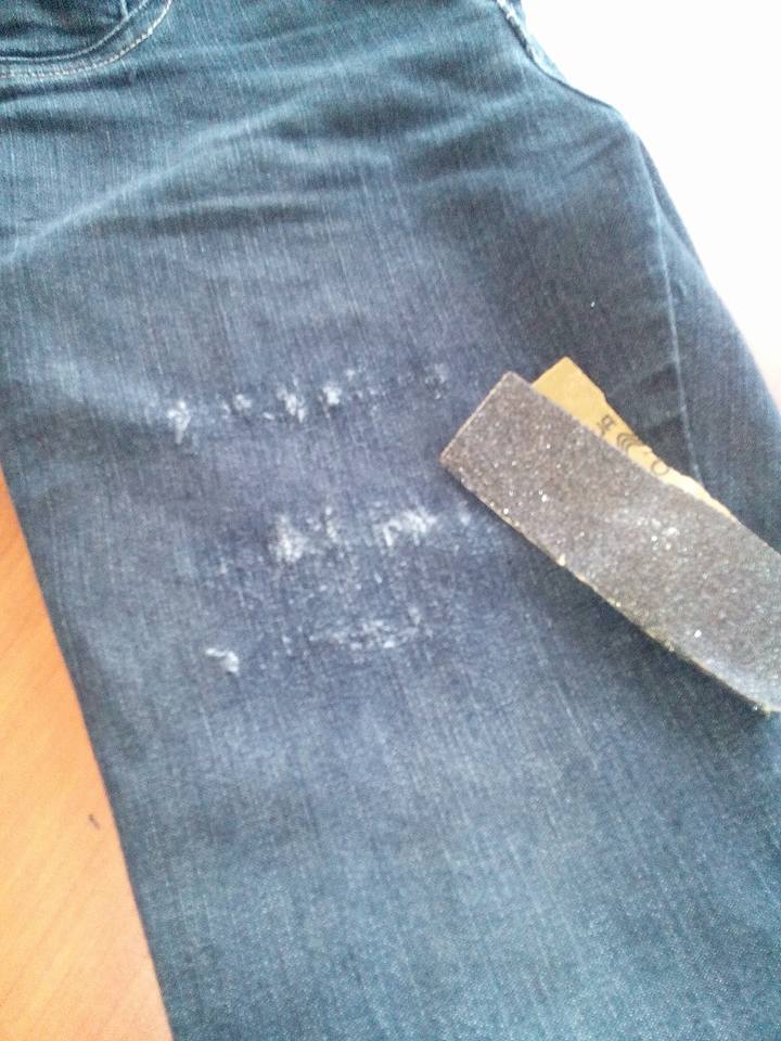 DIY: Tattered Jeans - Chix & Tell