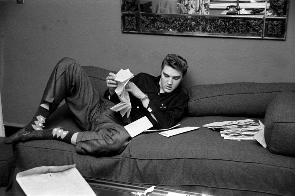 Elvis Presley Reading Fan Mail in His Suite at the Warwick Hotel in New ...