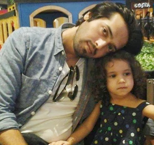 Family Pics of Famous Pakistani Celebrities with Children - Utho Jago ...