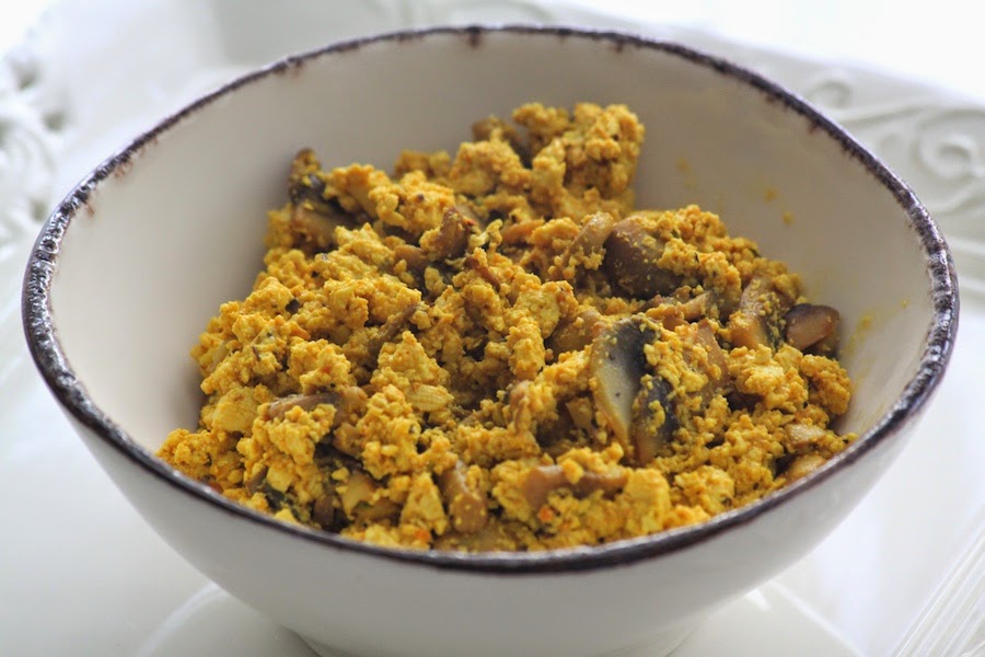 Cardamom: Scrambled tofu with champignons