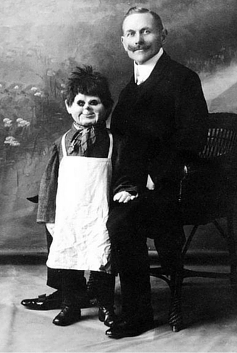 Infinitas Palabras Misteriosas: El Ventrículo Charlie McCarthy y el ...