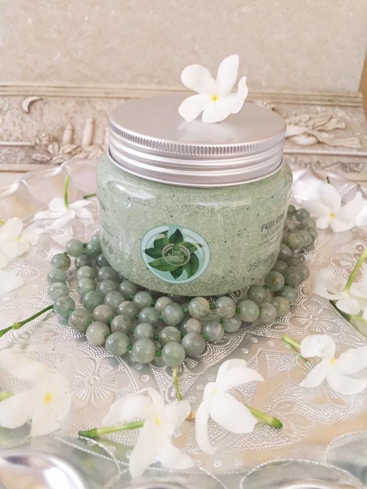 Pinkoholic: The Body Shop Fuji Green Tea Body Scrub Review